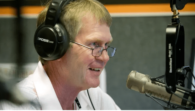 From Small-Town Paper to Big-Time Reporting: The Journey of Jimmy Hyams ...